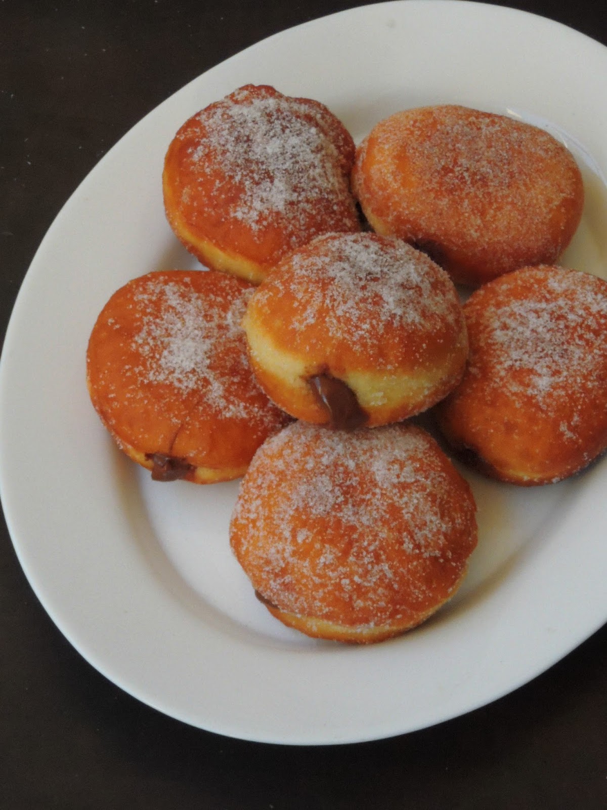 Priya's Versatile Recipes: Nutella Filled Donuts