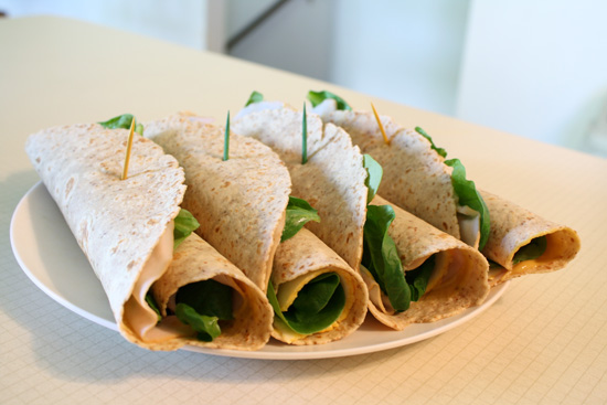 ME AND MY TADPOLE: Whole Wheat Spinach Turkey Wraps