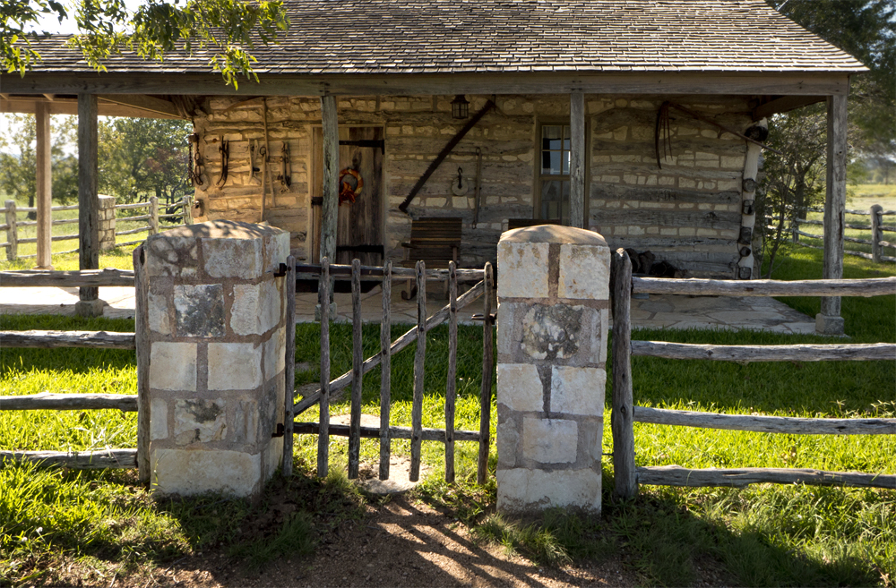 Life with Peter: Texas Log Cabin