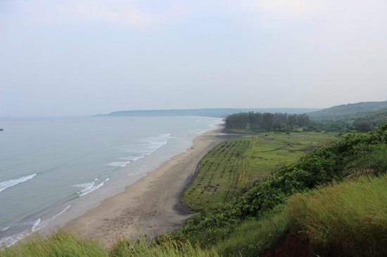 Arevare Seaface and Beach | Konkankatta.in