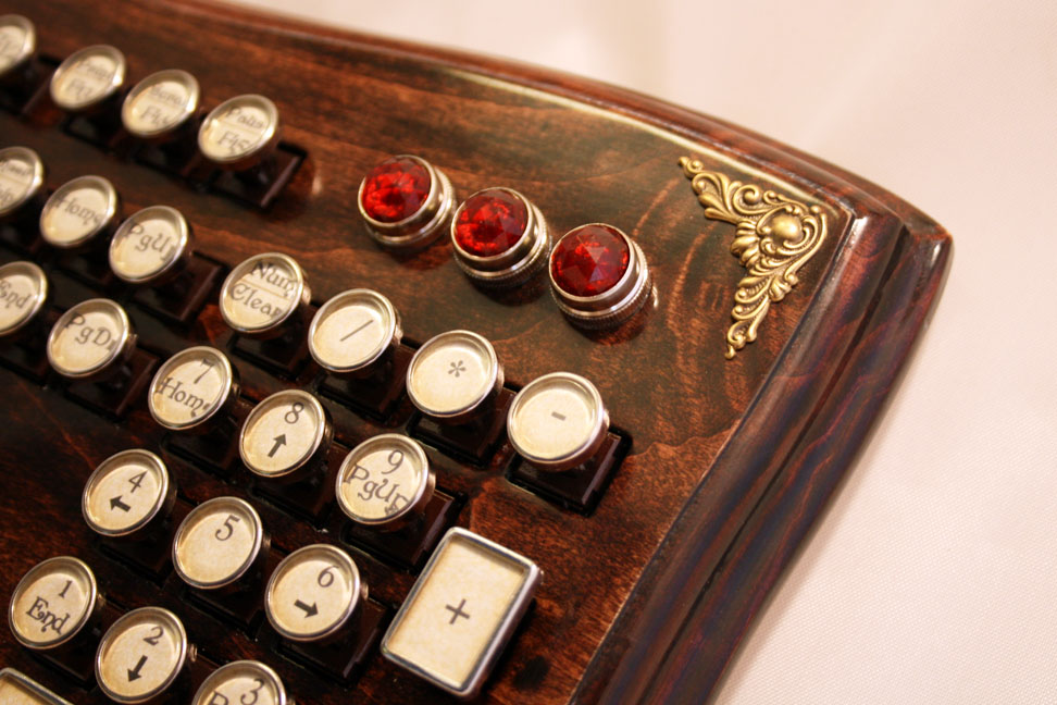 TheNextPicture: Beautiful wooden keyboard