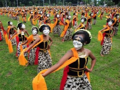 Tari topeng endel merupakan salah satu tarian khas Tegal, topeng gaya ...
