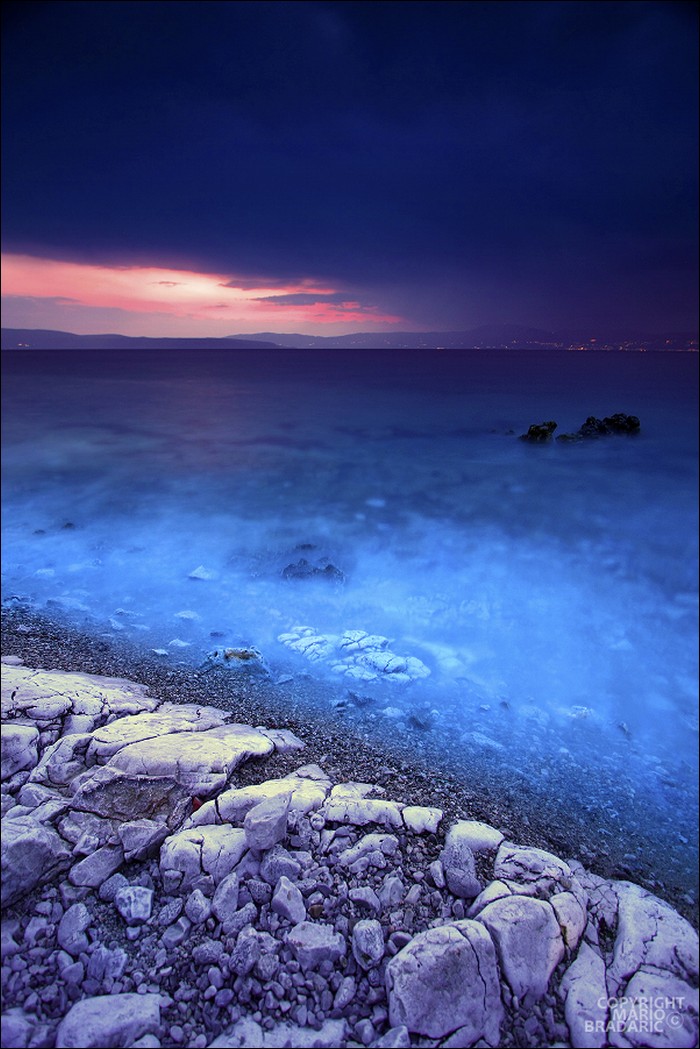 Amazing purple seascapes | Strange and Amazing