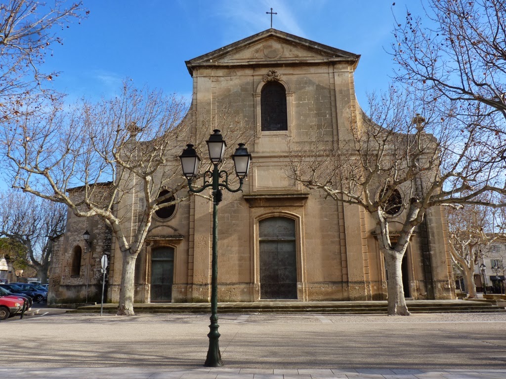 EN PROVENCE ET AILLEURS: L'ÉGLISE DE MAUSSANE (13) 1ère partie