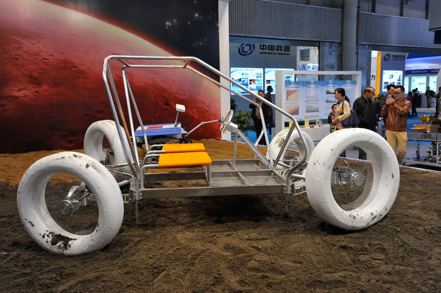 Astronomy and Space News - Astro Watch: China Unveils New Lunar Rover