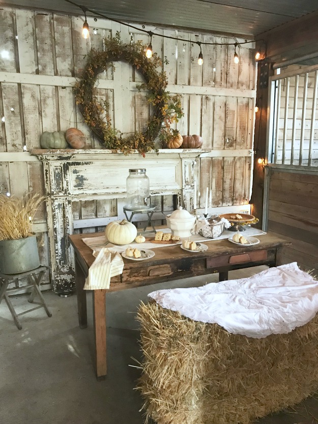Little Farmstead: A Barn Thanksgiving Setting...
