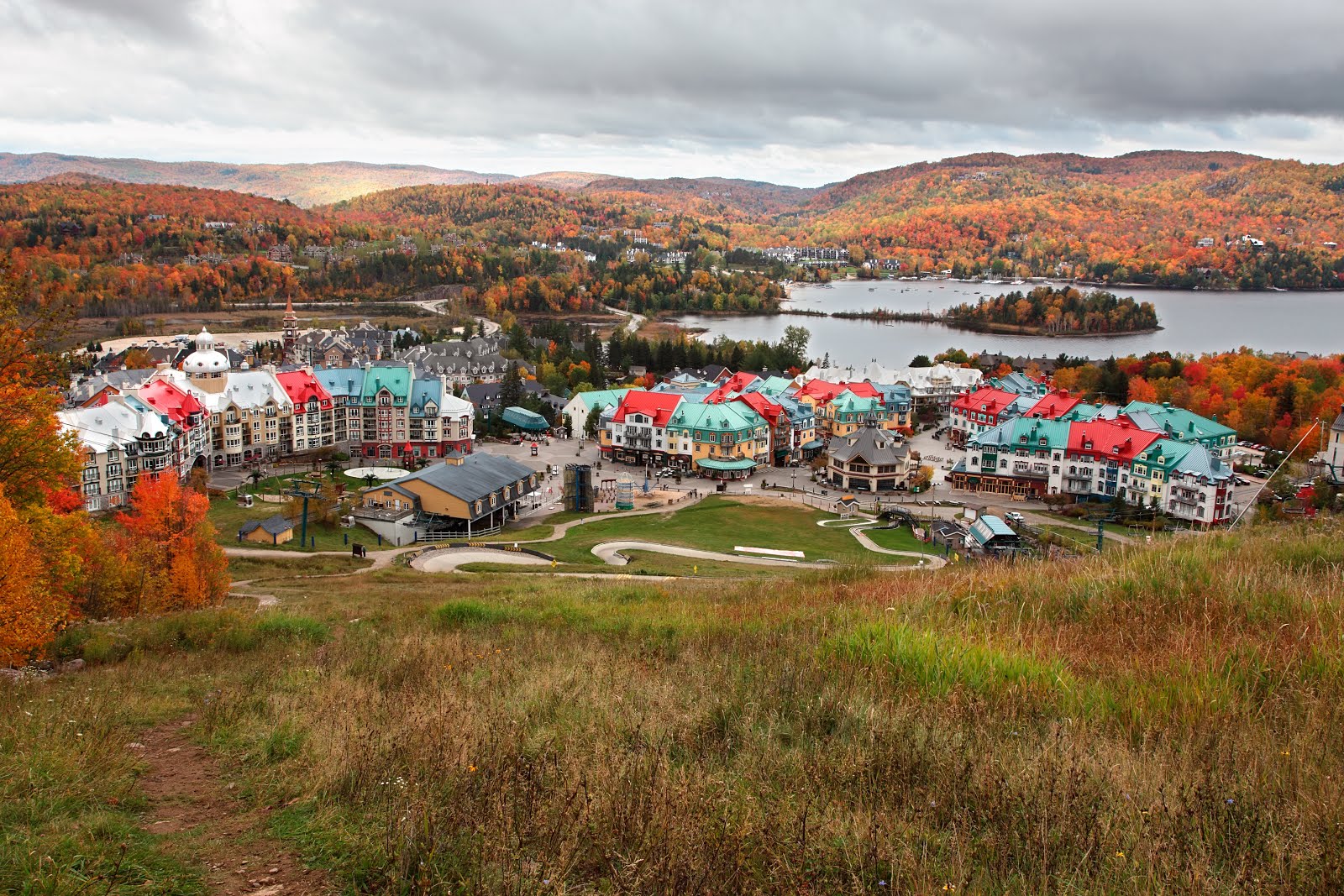 Banco de Imágenes Gratis: Conozca usted Mont-Tremblant - Paraíso canadiense