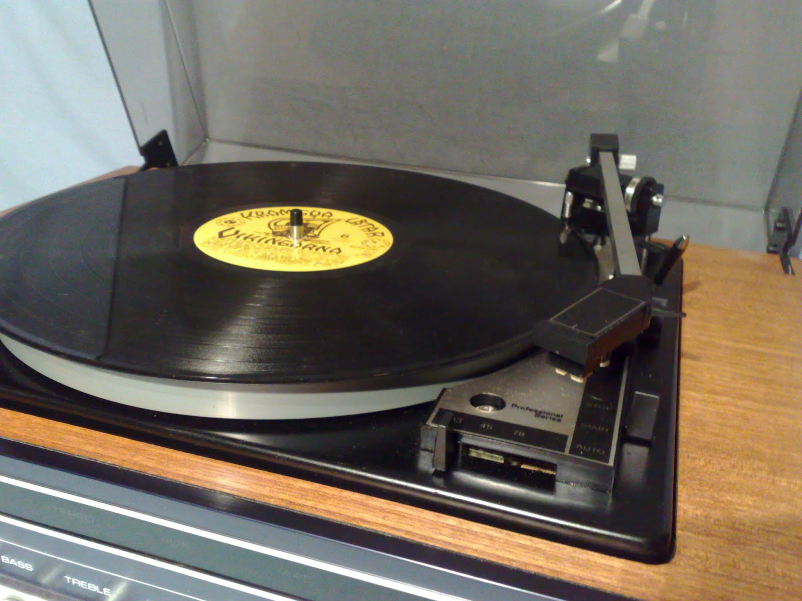 TOM's TECH TOYS: SOUNDMASTER