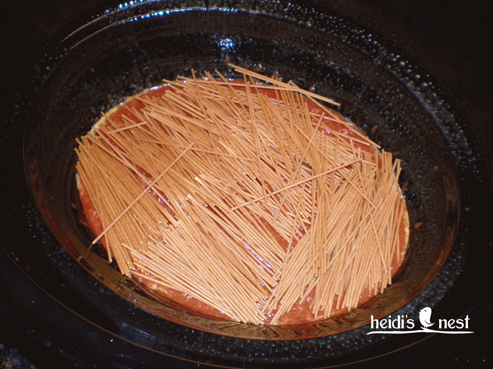 Heidi's Nest: Crockpot Baked Spaghetti