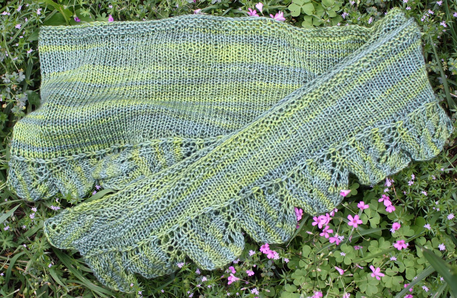 Eleanor Meriwether: Cedar Leaf Shawlette