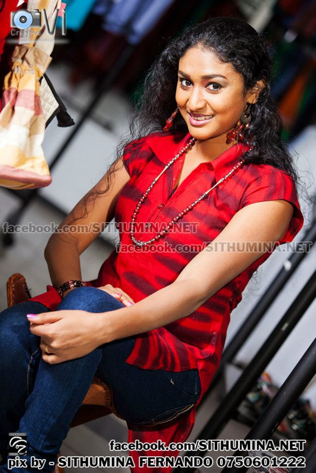 Nilushi Fernando photo - Gossip lanka Photo Gallery