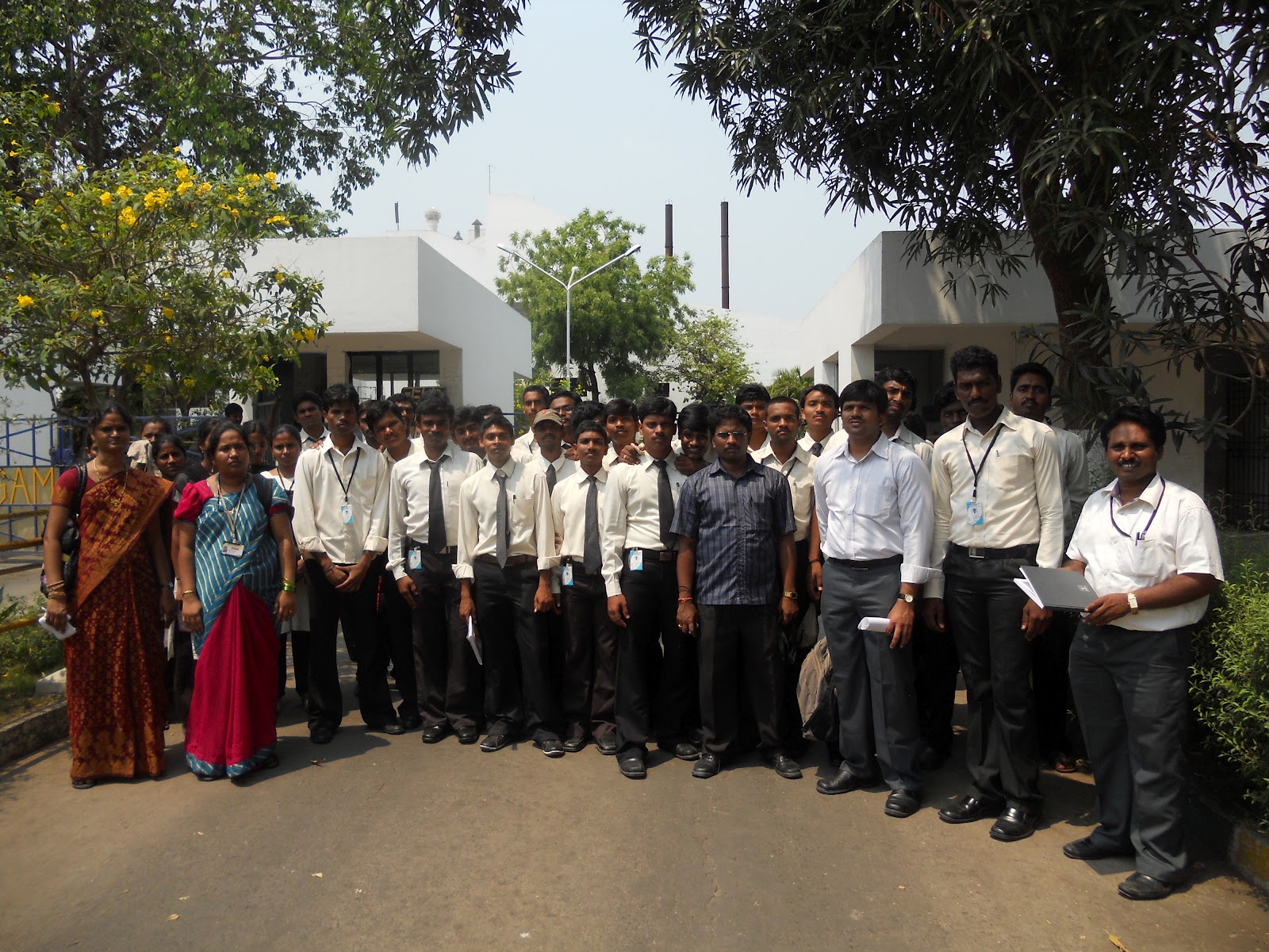 VISION PG COLLEGES :: BAPATLA: MBA INDUSTRIAL TOUR