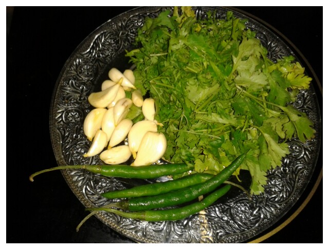 Veg Indian Good Food Recipes..: Thecha - Sautéed Garlic Green Chilly ...