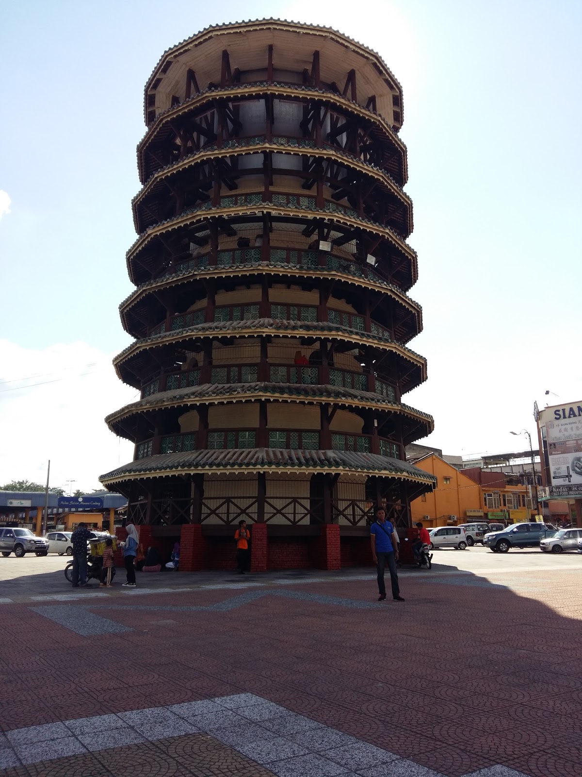 Alyaa Official Blog: Discover Perak : Menara Condong, Teluk Intan, Perak