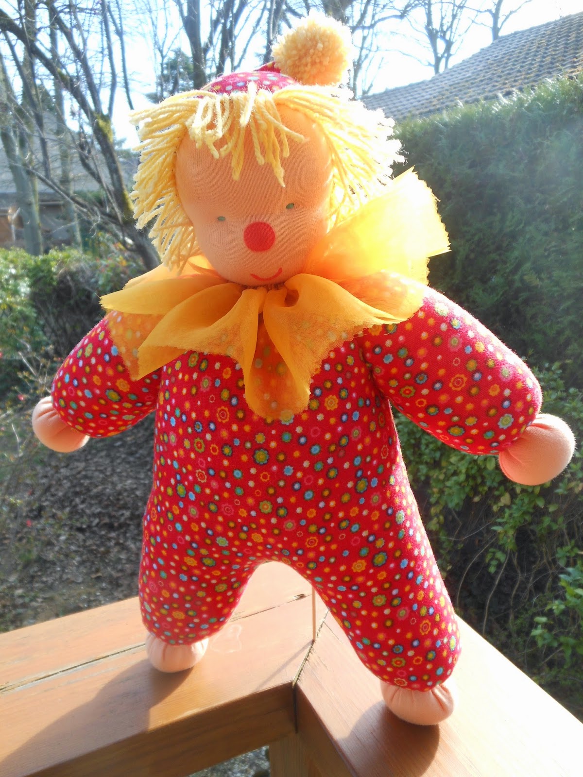 Les doudous d'Anne: Clown rouge, 40 cm
