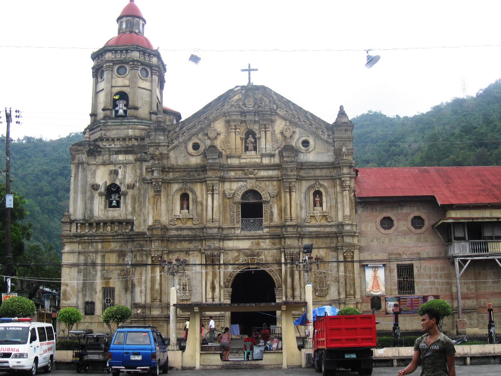 Ben Goes Where: Visita Iglesia in Laguna