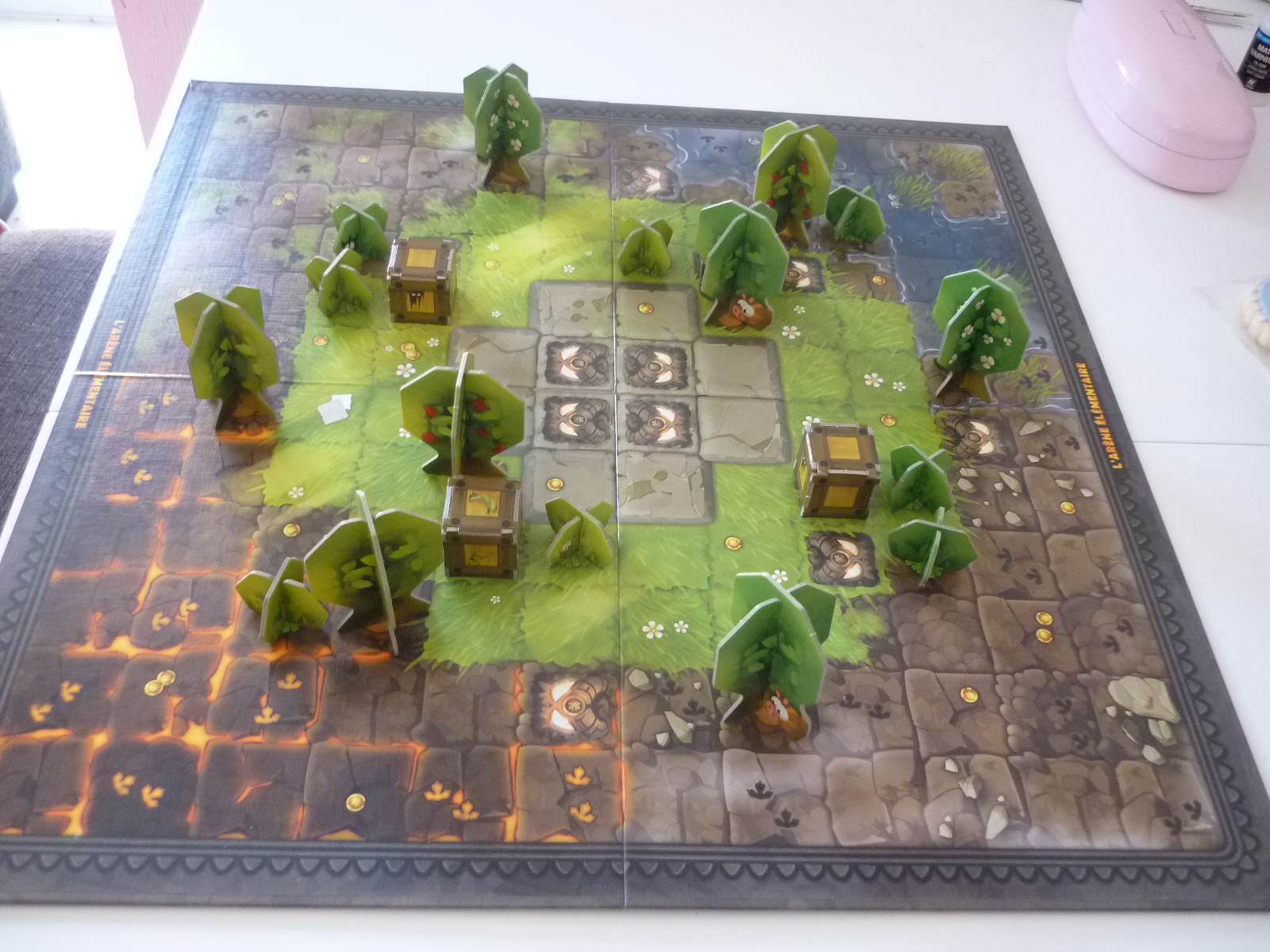 Breaking the board: Review: Krosmaster Arena