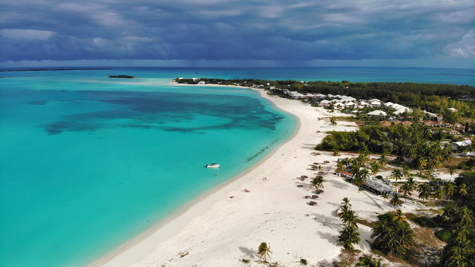 Sailing Borealis : Exploring the Central Abacos