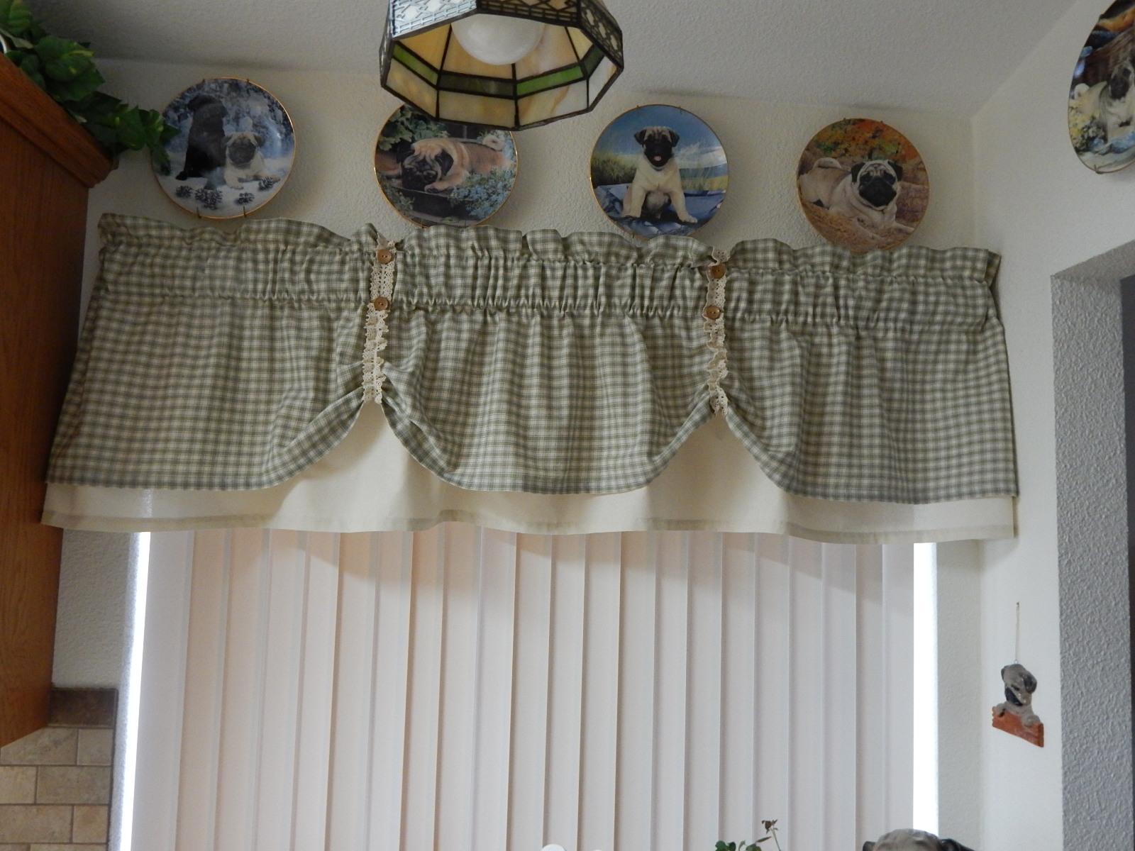 Idaho PugRanch: Curtains and Rock Chucks