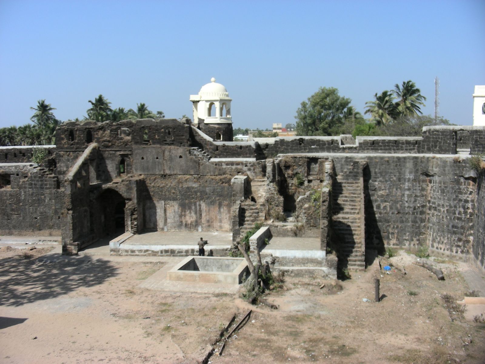 Famous Trekking Spots In Maharashtra: SHIRGOAN FORT