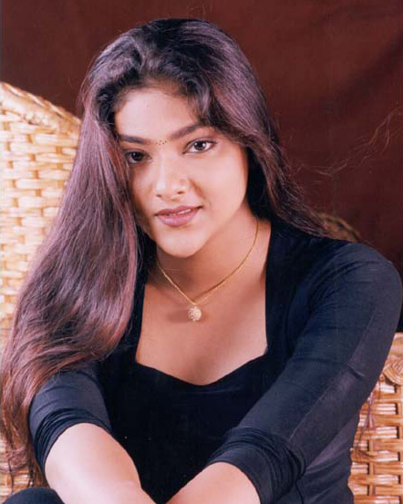 Malayalam Hot Actress Pics Photos Wallpapers Hot Scene: Abhirami