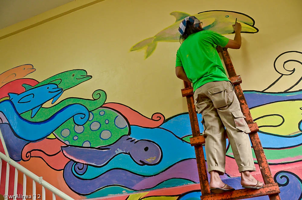 Mommy Bares All: Dolphin Heroes Paint to Save Dolphins