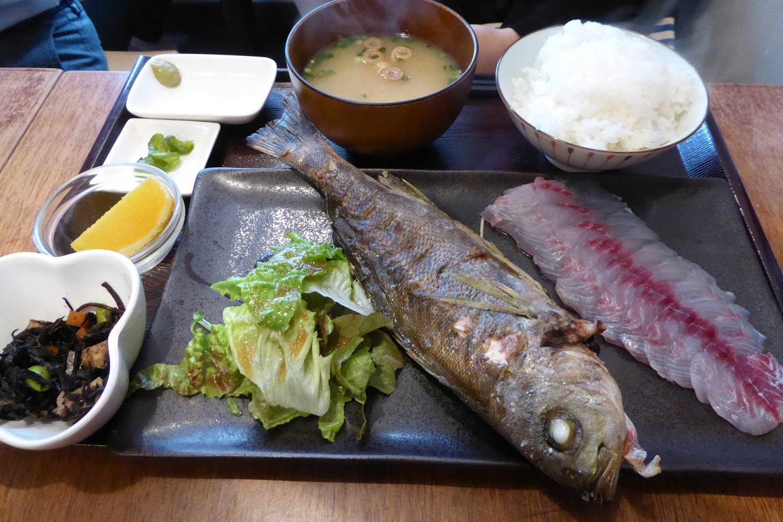Tokyo Belly: GAIENMAE: Sakura Sakura Izakaya for a whole fresh fish ...