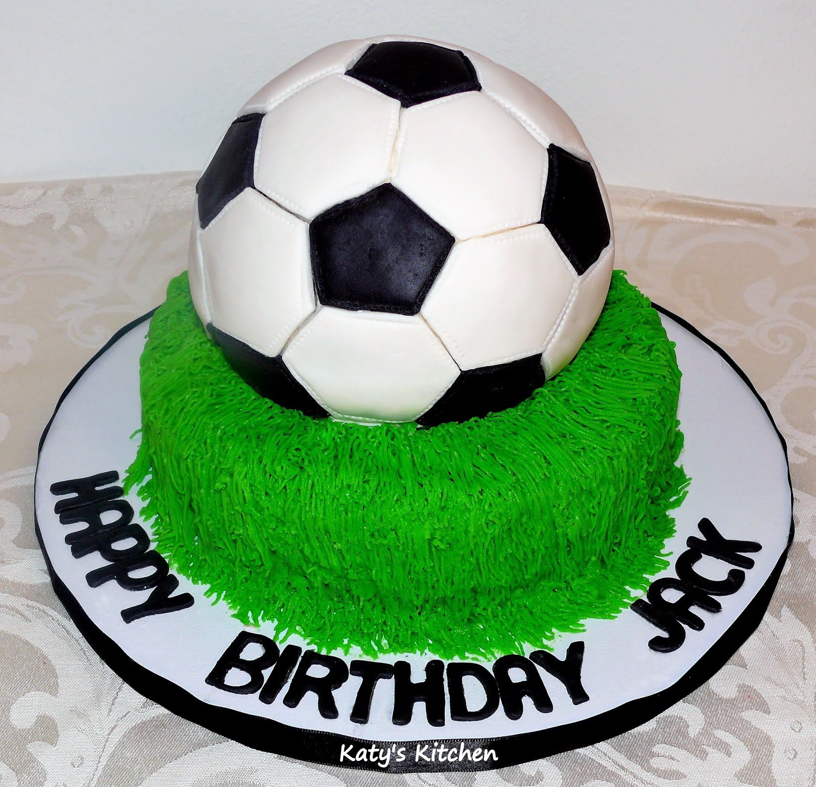 Katy's Kitchen: Soccer Ball Cake