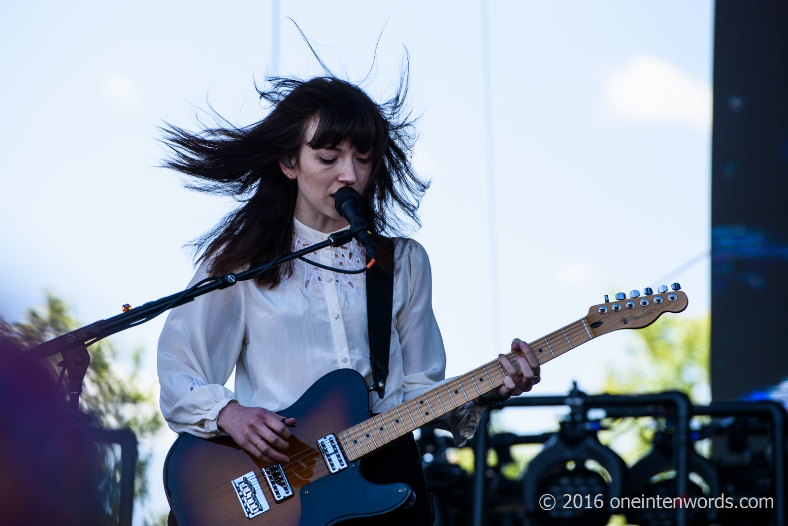 one in ten words: Bestival Toronto 2016: Day 2: Daughter - Concert Pictures