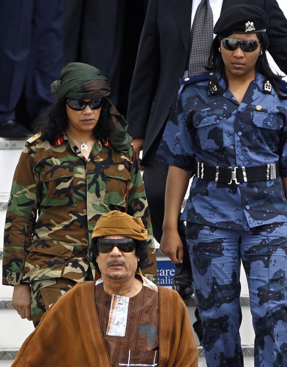 TENDAI TODAY: Gaddafi's Women Bodyguards: Photos Of The Amazonian Guard