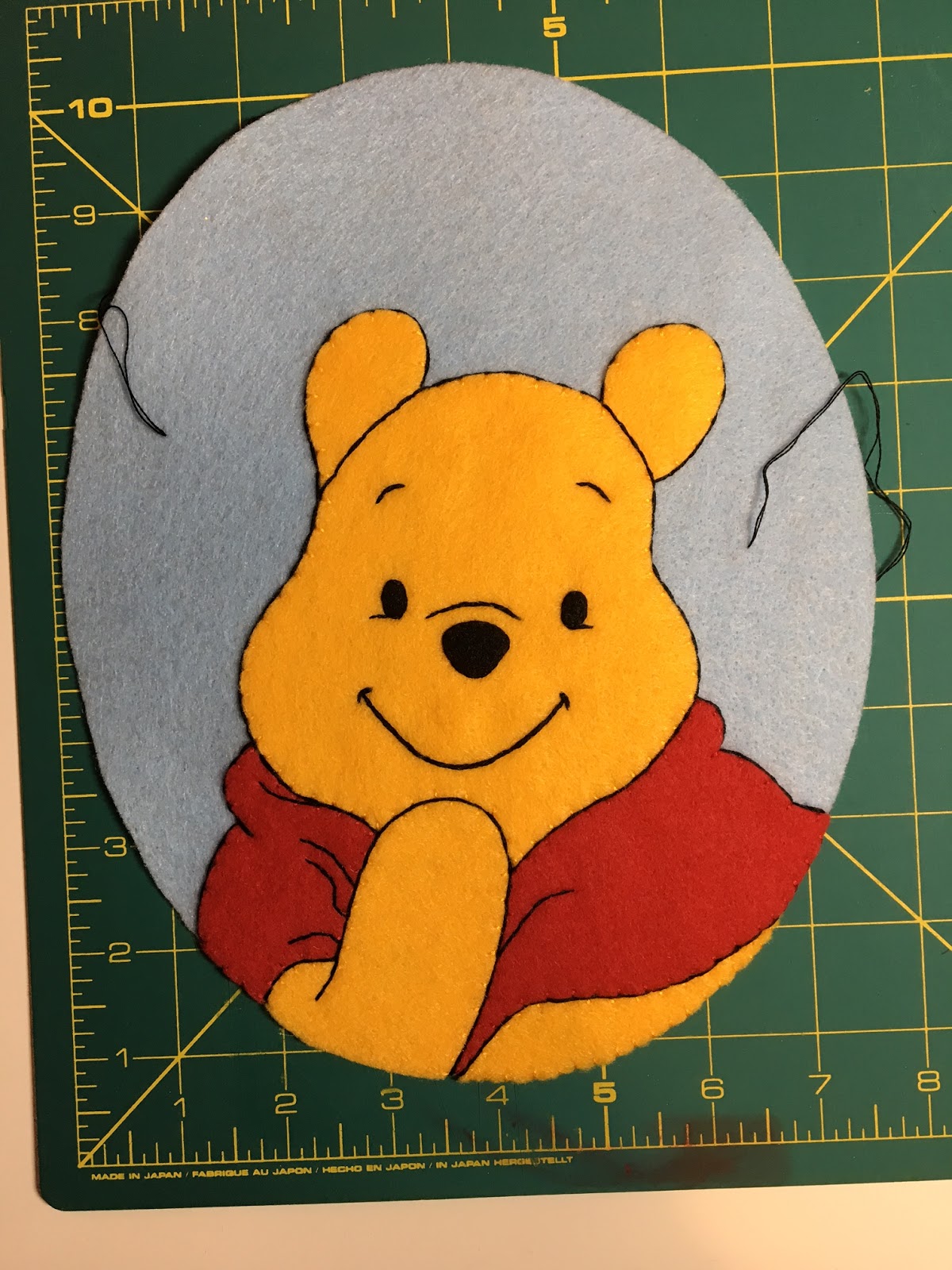 Rae's Arts and Craft Blog: Winnie the Pooh Felt Art