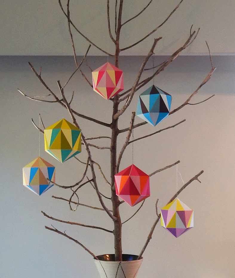 Ellen Giggenbach: Printable paper Christmas decorations.