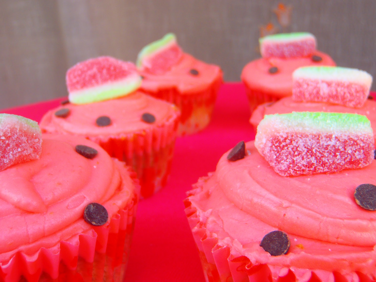 El dragón de la fresa: CUPCAKES DE SANDÍA