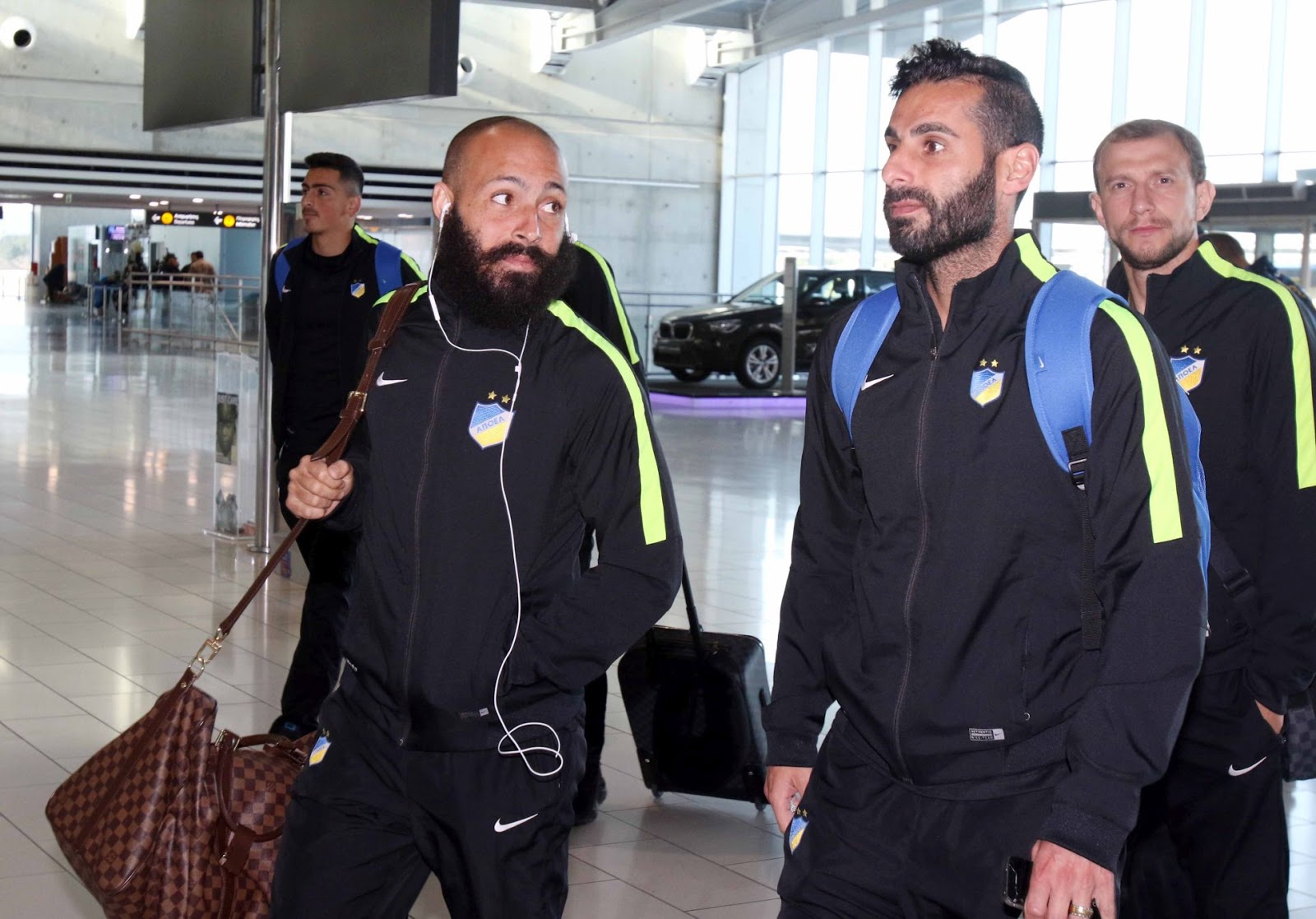 Φωτογραφίες από την αναχώρηση του «ΘΡΥΛΟΥ» - APOELGROUP.COM