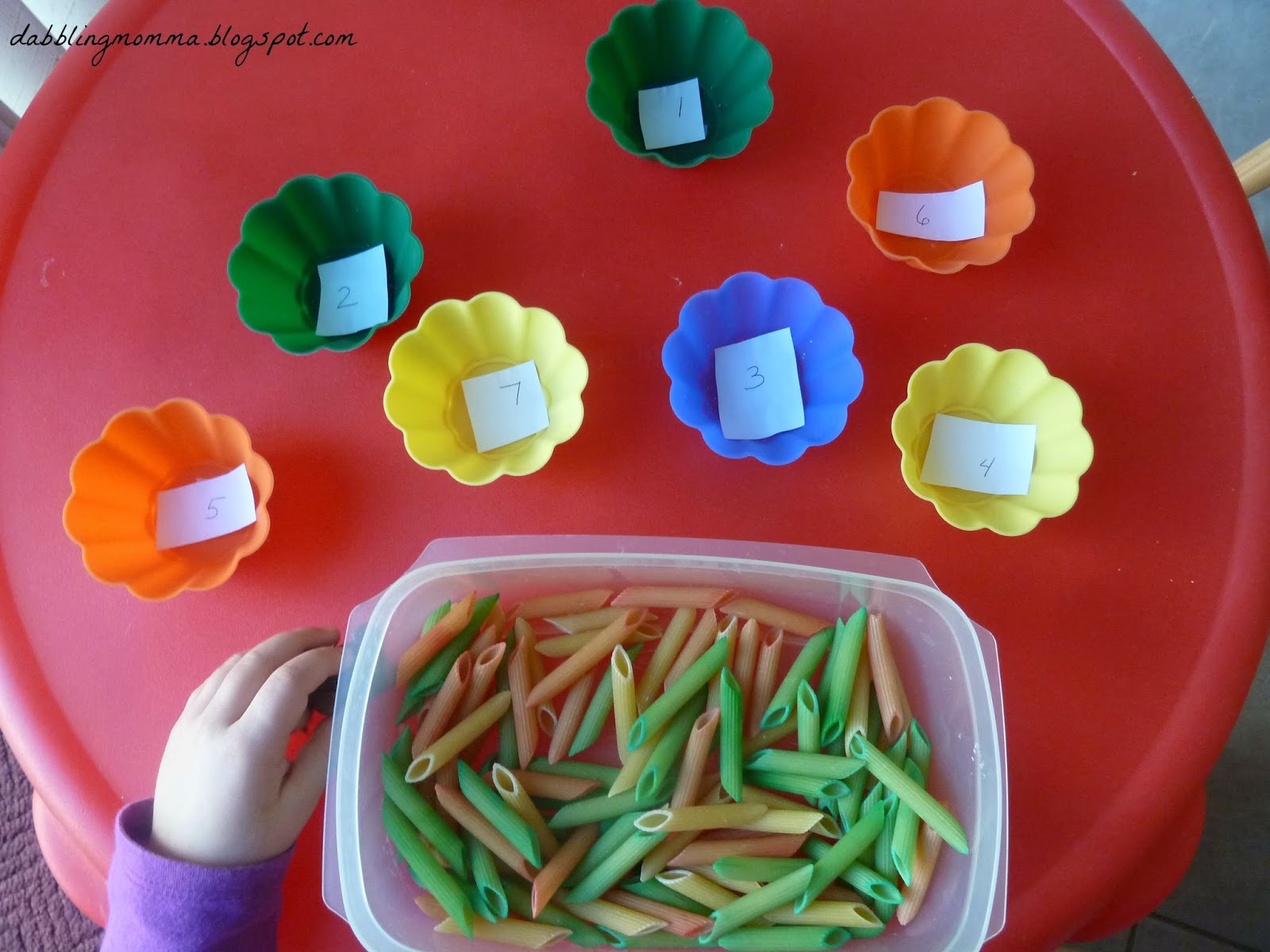 Dabblingmomma: Play and Learn with Pasta