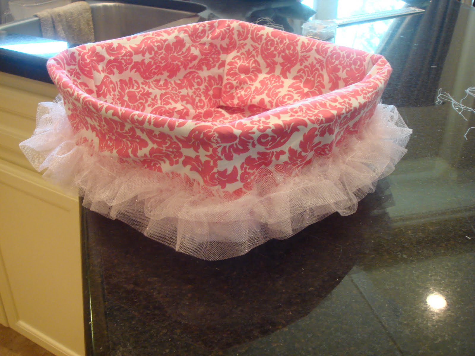 Prudently Painted Vintage: A frilly Easter basket