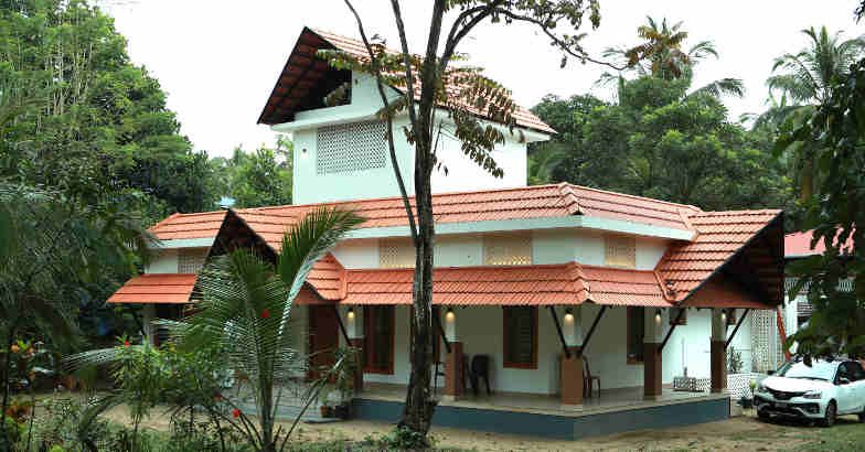Traditional Elegance Home Design for 30 Lakhs with Home Plan - Kerala ...