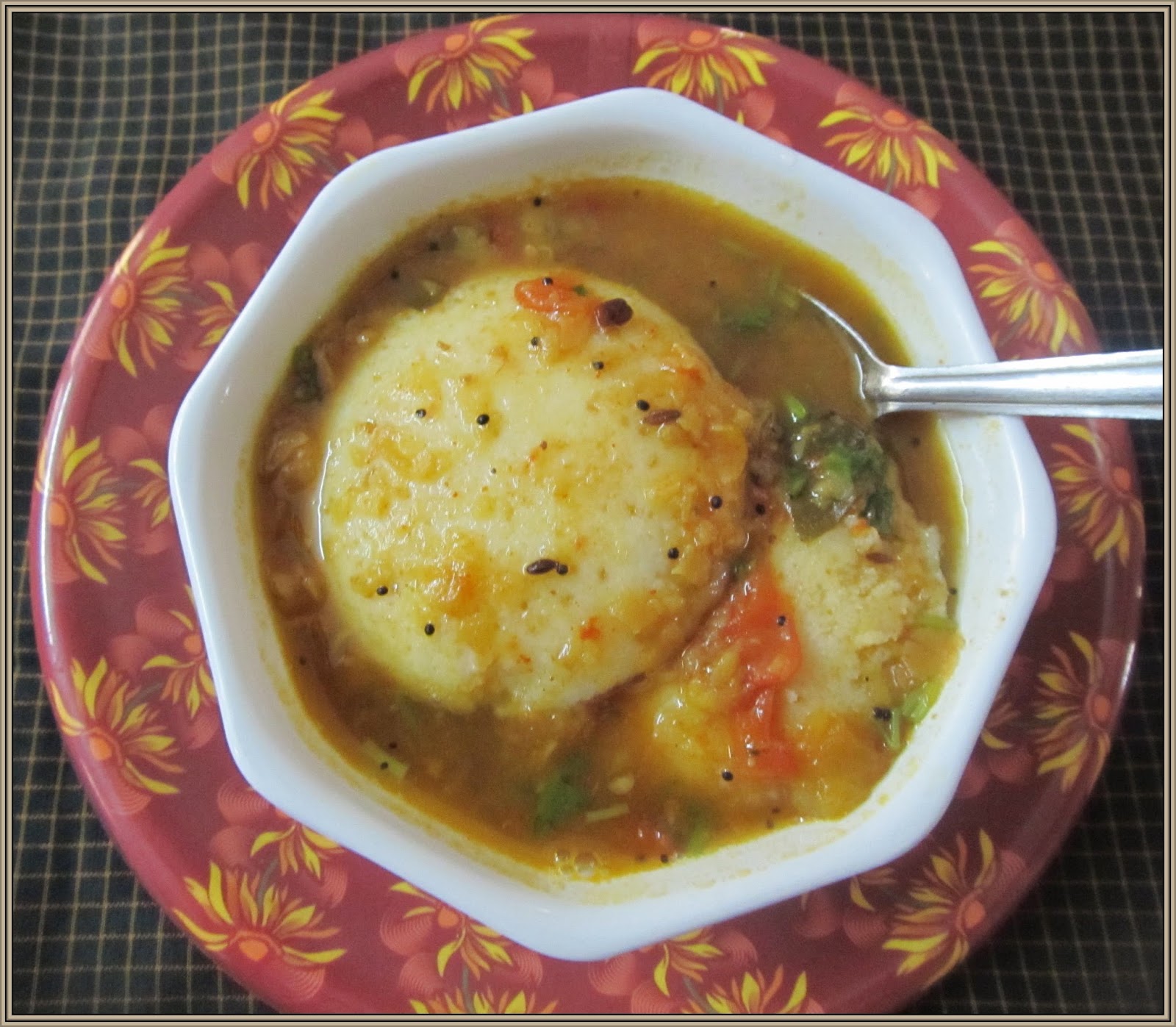 Sivani's Kitchen: Madras Idly / Soft Idlis
