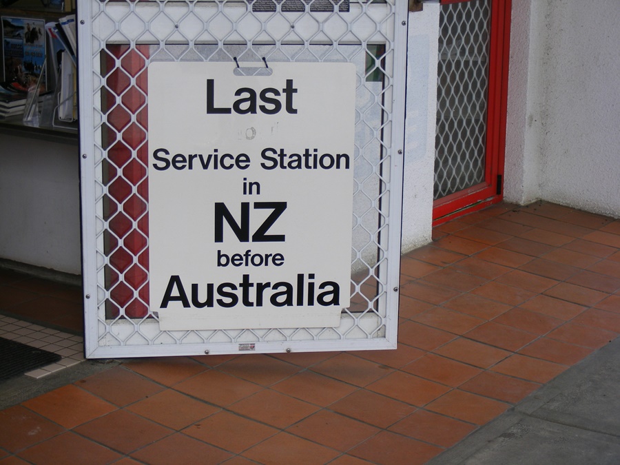 photographing New Zealand: signs, signs, everywhere signs