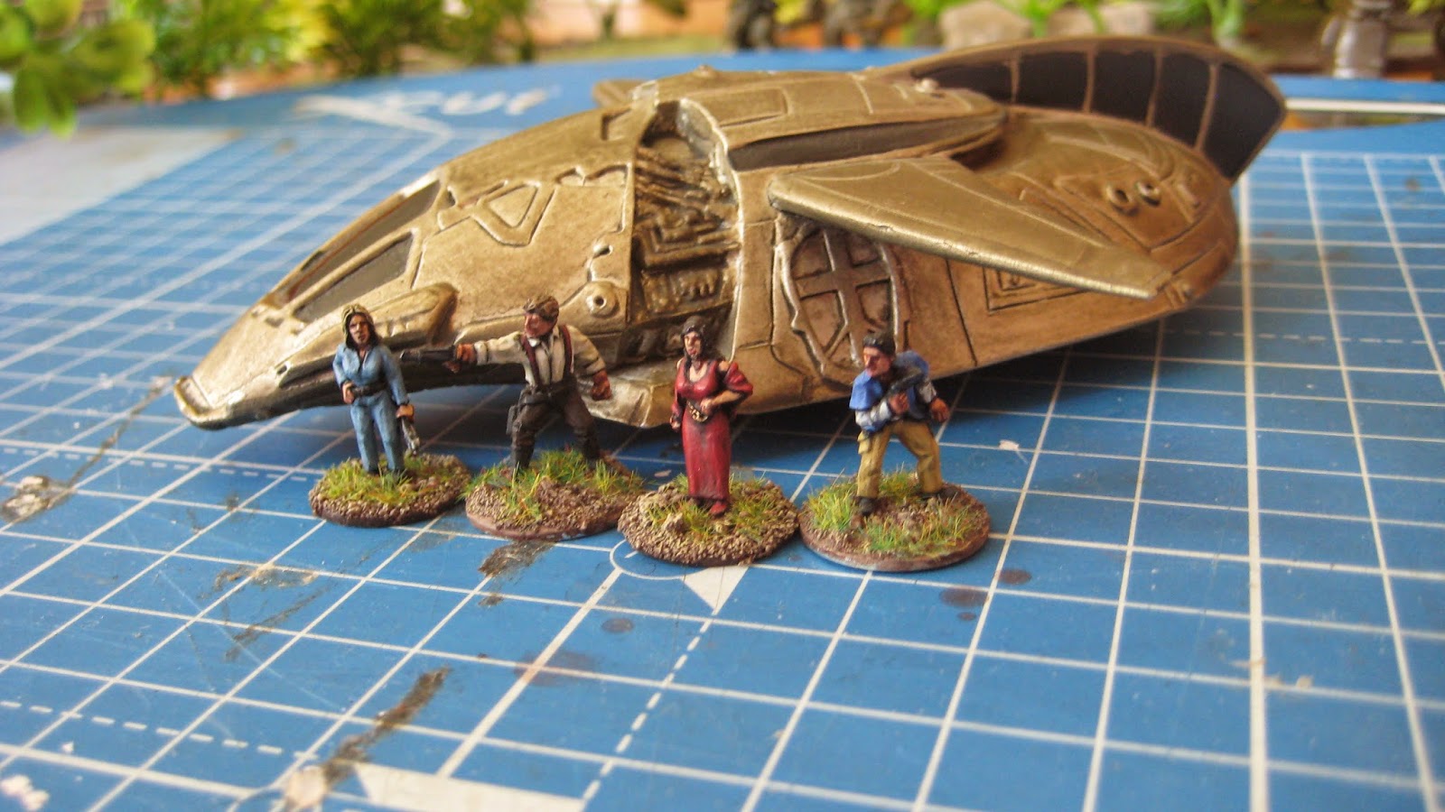 Stealthy chinwag: Firefly shuttle and some 15mm crew