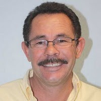 Temas y sucesos // Diálogos : DIALOGOS DE POLITICA