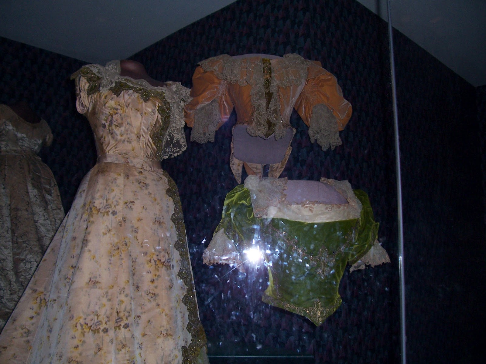 Maggie's Costume Wardrobe: First Ladies gowns and lots of jewels
