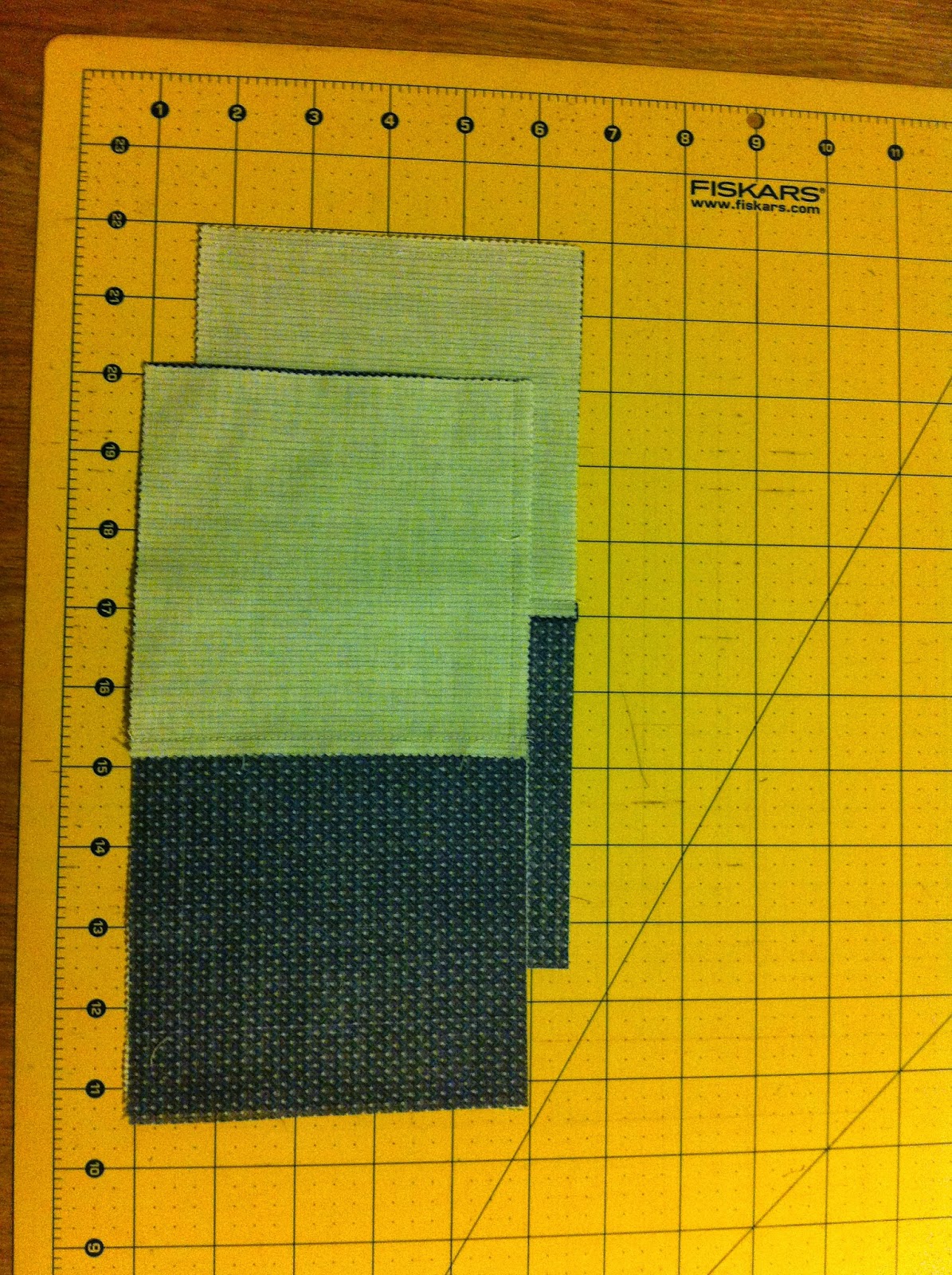 Sew Preeti Quilts: Four Patch HST (Boston Block) Tutorial