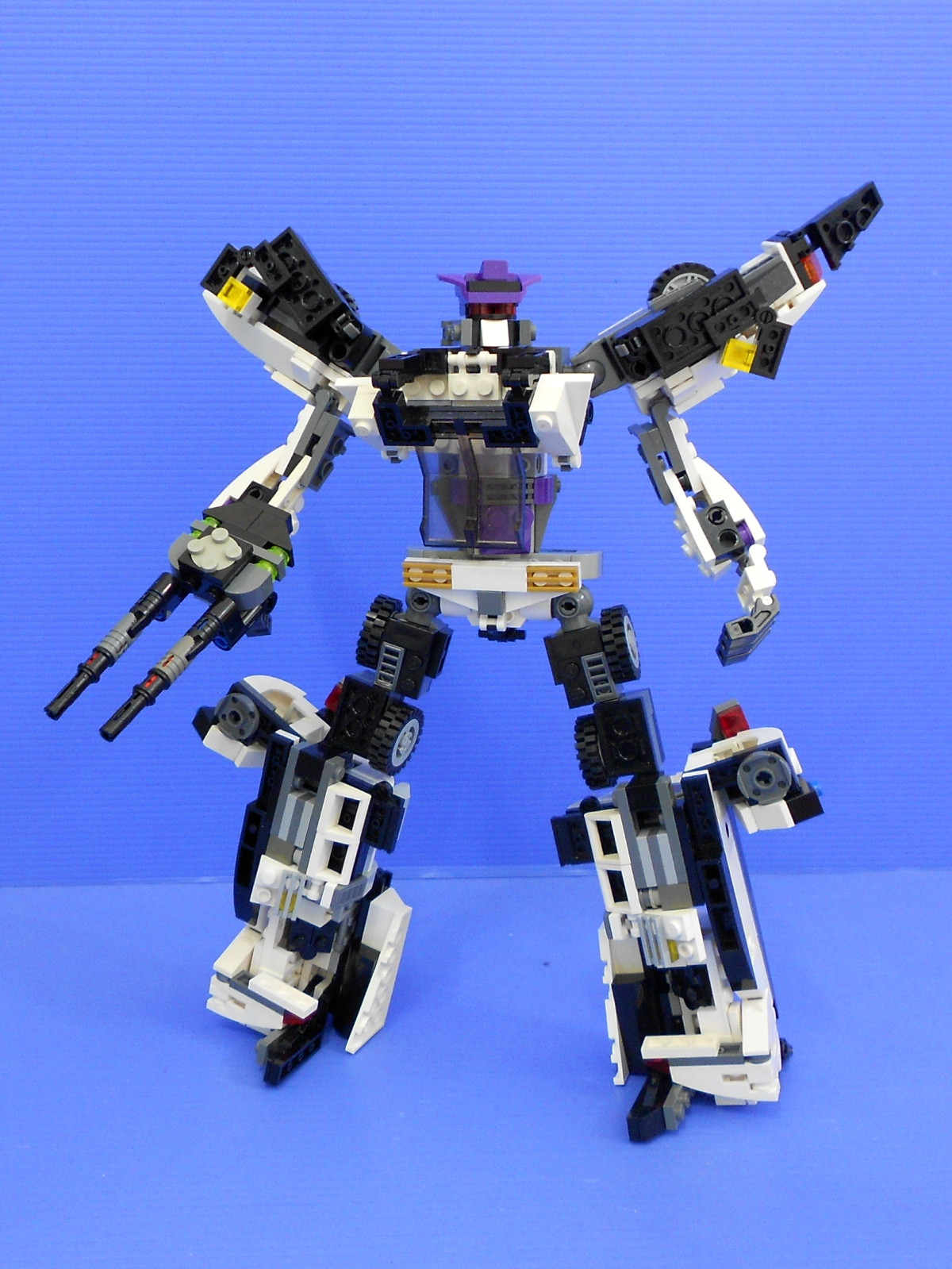 Alanyuppie's LEGO Transformers: LEGO "Fall of Cybertron" Octane (Triple ...