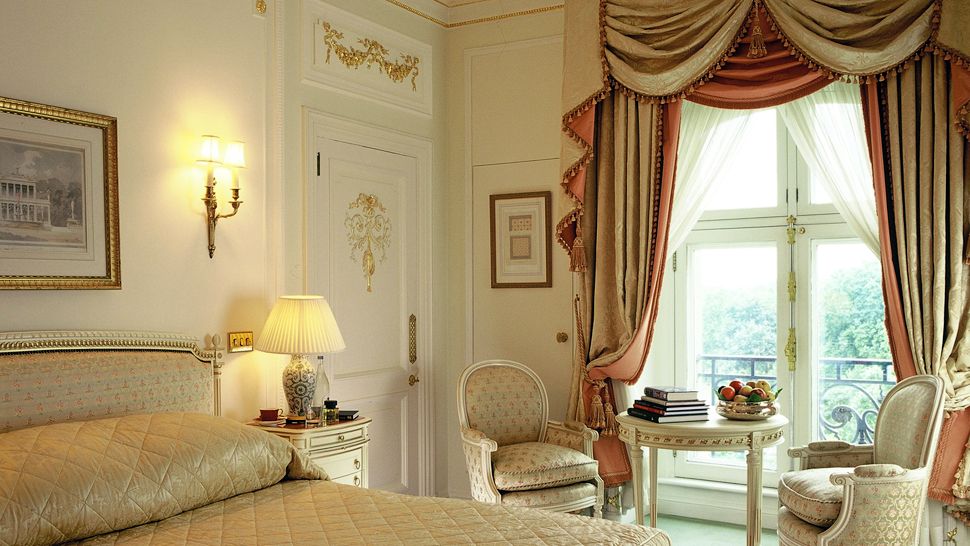 Passion For Luxury : The Ritz London