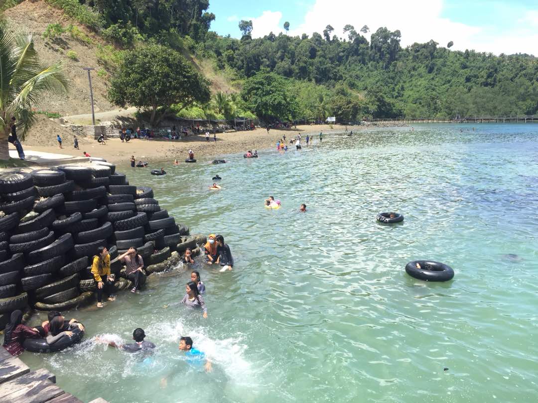 Andi Rosnita Berkata...: Pantai Payang dan Menara Kayangan, Lahad Datu