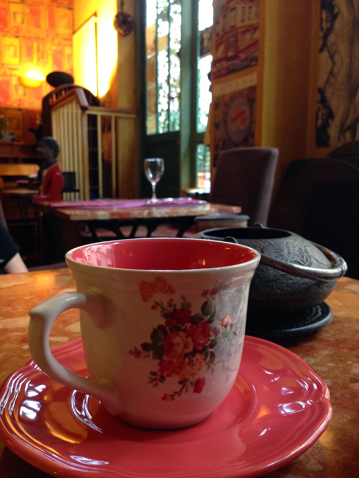 Focus On Paris: Ready for tea