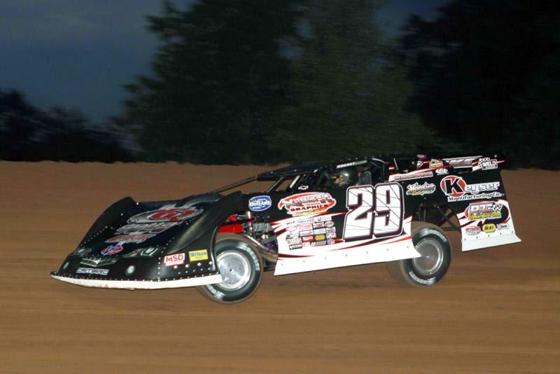 The DIRT Network: The Low Rider Speeds to Speedweek Triumphs; Lanigan ...