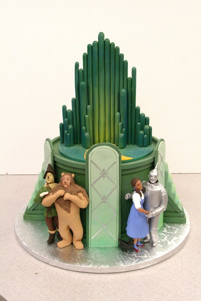 10 Wizard of Oz Birthday Cakes