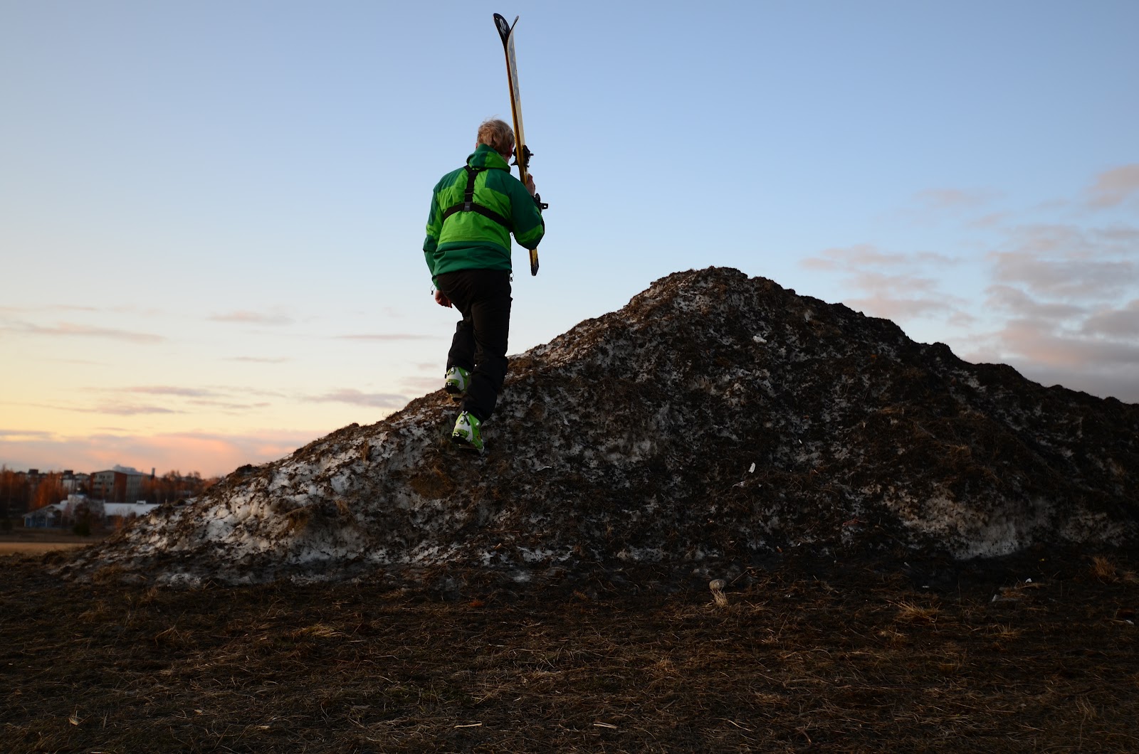 Skiing the Planet: Snowless in Oulu